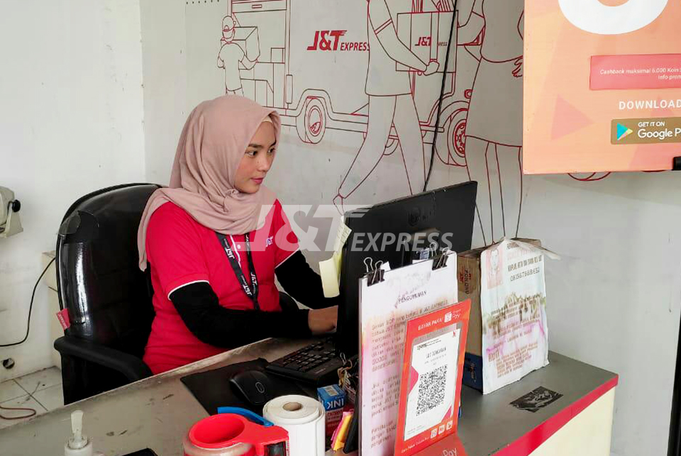 Indonesia's J&T Express eyes shifting US IPO to Hong Kong - report ...