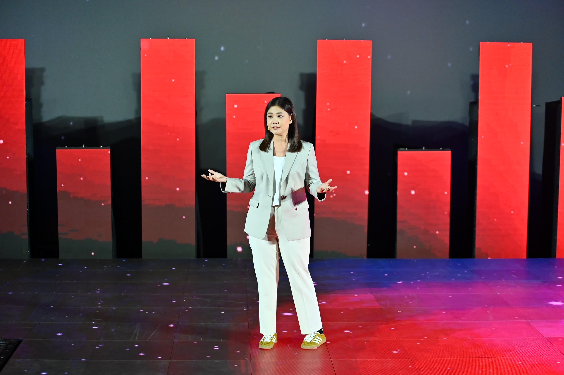 Lights, camera, accelerator! Techsauce Global Summit opens with news of ...