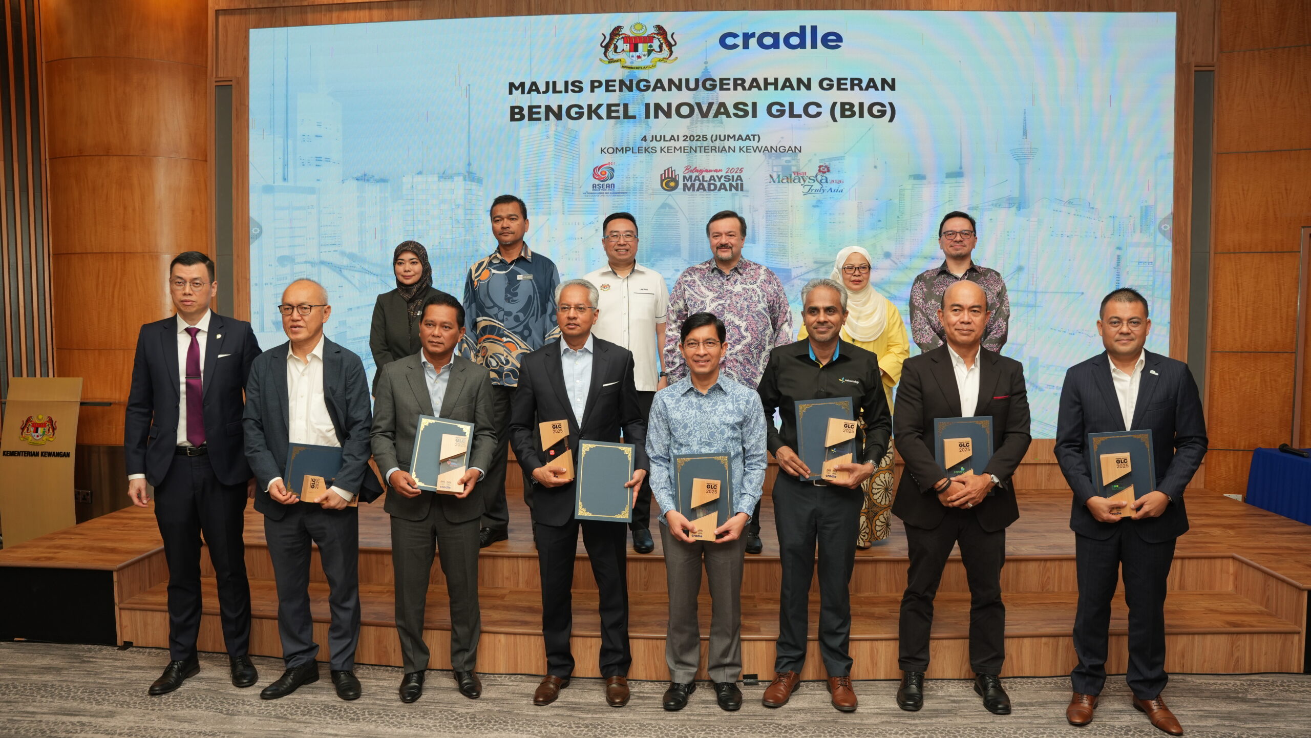 Eight GLCs awarded under BIG to accelerate corporate-startup collaboration, innovation-led ...